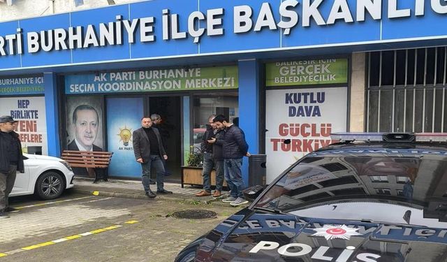 AK Parti Burhaniye ilçe binasına taşlı saldırı