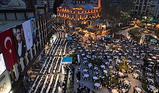 Büyükşehir'den Kadir Gecesi'nde 20 bin kişilik iftar
