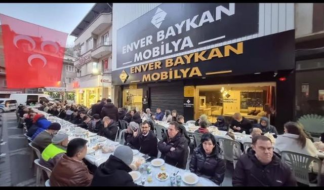MHP Balıkesir teşkilatından 5000 kişilik sokak iftarı