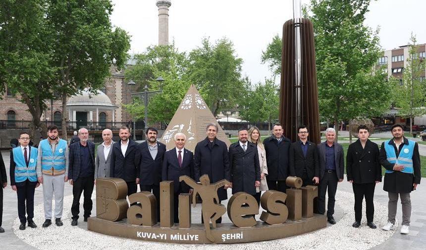 AK Parti Balıkesir teşkilatlarına Mustafa Demir dopingi